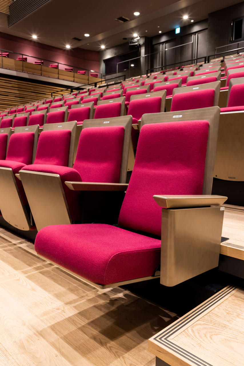 Large Hall, Saiki Shiroyamasakura Hall｜KOTOBUKI SEATING