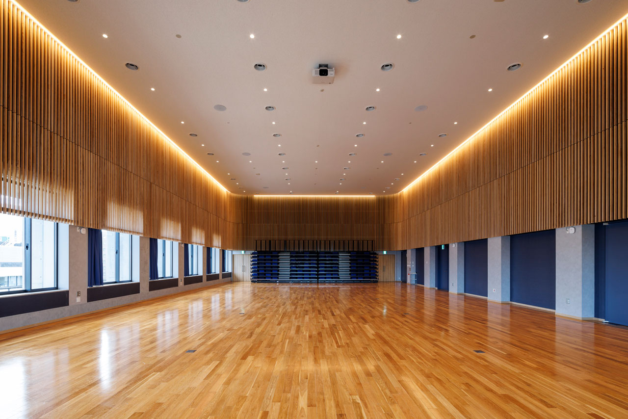 大分市荷揚複合公共施設 多目的大会議室｜コトブキシーティング株式会社