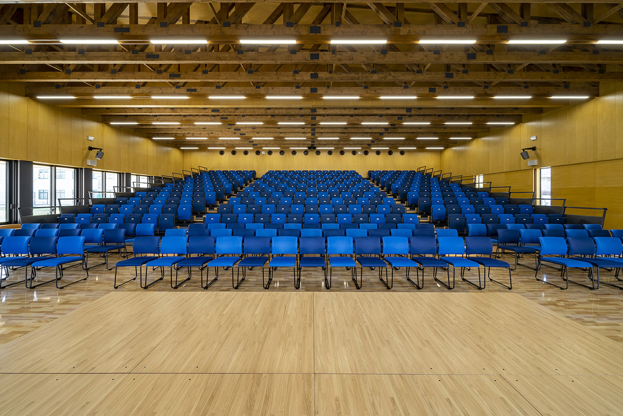 大阪国際中学校大阪国際高等学校 講堂｜コトブキシーティング株式会社