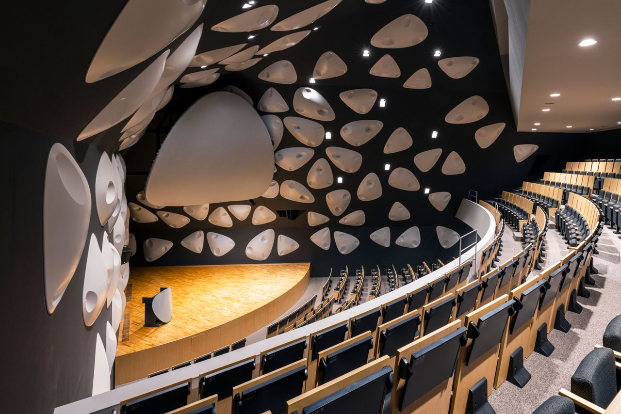 学校法人豊昭学園 6号館ラーニングセンター Connection Hall｜コトブキシーティング株式会社