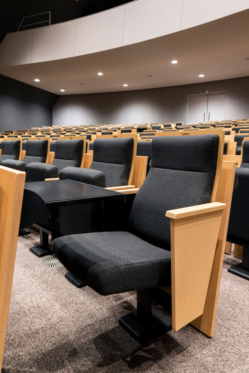 学校法人豊昭学園 6号館ラーニングセンター Connection Hall｜コトブキシーティング株式会社