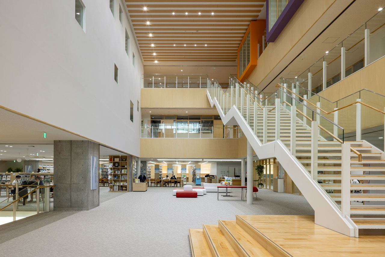 Grand Lecture Hall, Yasuda Girls' Junior & Senior High School｜KOTOBUKI ...