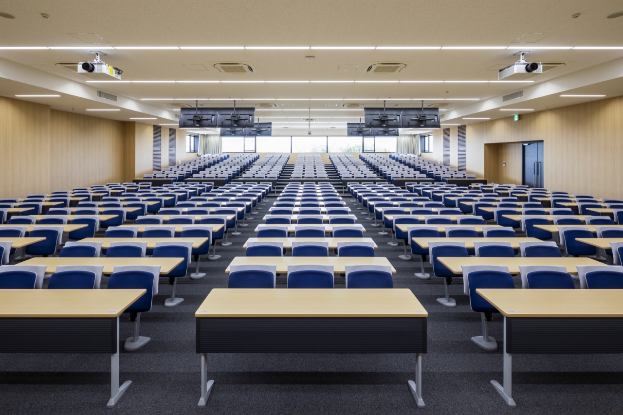 Large Classroom / Middle Classroom, Setsunan University Hirakata Campus ...