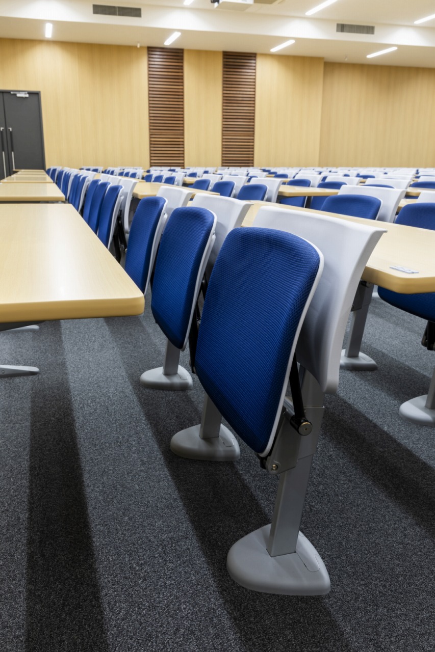 Large Classroom / Middle Classroom, Setsunan University Hirakata Campus ...