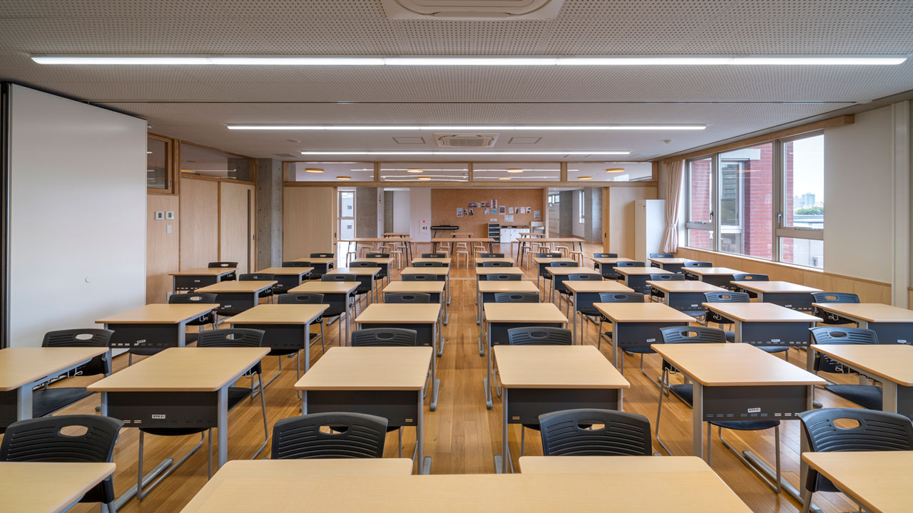 Homeroom Classroom / Deployment Classroom, Meiji Gakuin Senior High ...