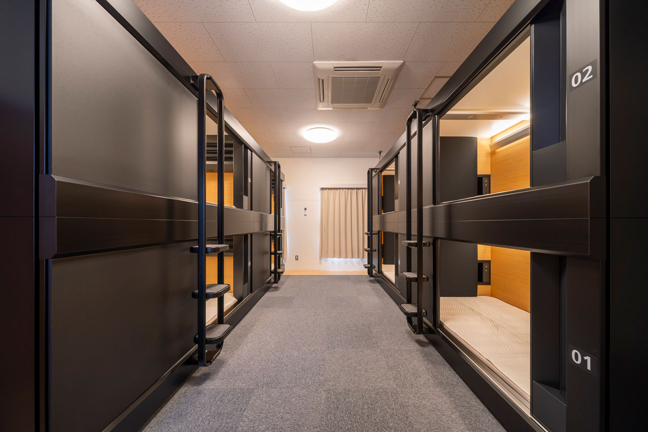 Kami-Shakujii Station Napping room in the wire maintenance station ...