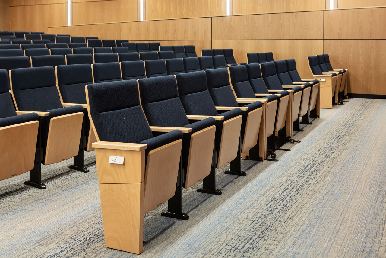 Theater, Oceanside Library｜KOTOBUKI SEATING