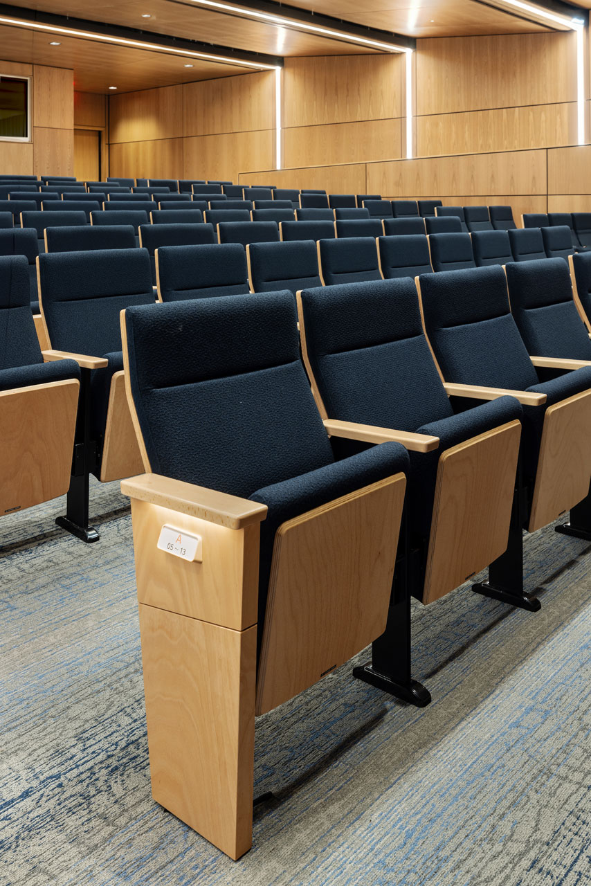 Theater, Oceanside Library｜KOTOBUKI SEATING